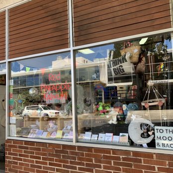 RED PINEAPPLE - Updated December 2024 - 270 Photos & 152 Reviews - 1151 ...