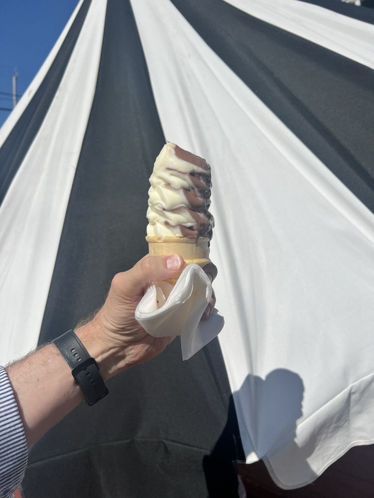 DAISY’S - Updated November 2025 - 23 Photos - 5614 Fleet Ave, Cleveland ...