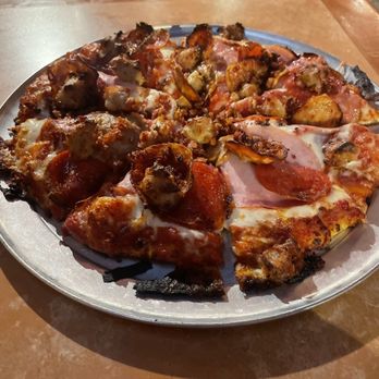 TOPPERS PIZZA PLACE - Updated July 2024 - 368 Photos & 657 Reviews ...