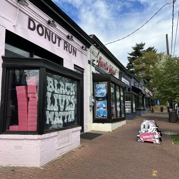 DONUT RUN - Updated May 2024 - 322 Photos & 196 Reviews - 6904 4th St ...