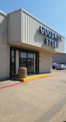 GOODWILL INDUSTRIES STORE - 29 Reviews - 3106 N Shiloh Rd, Garland ...