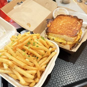 HUDA - Updated July 2025 - 266 Photos & 225 Reviews - 32 S 18th St ...