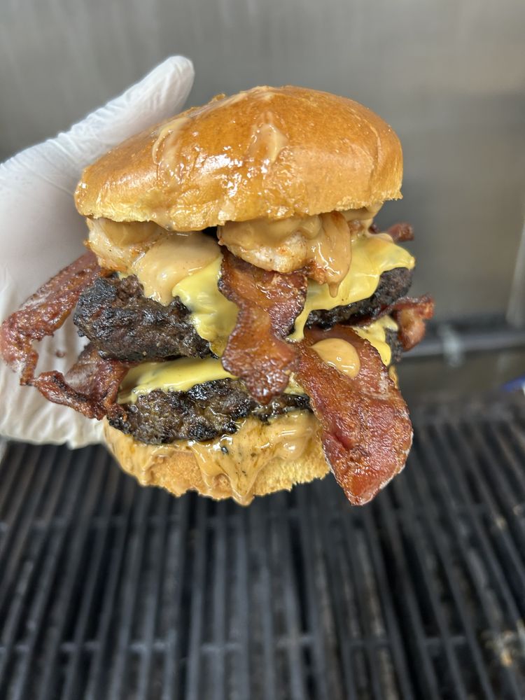 SAUCY CHEF BURGERS KITCHEN - Updated July 2025 - 11 Photos - 1370 W ...