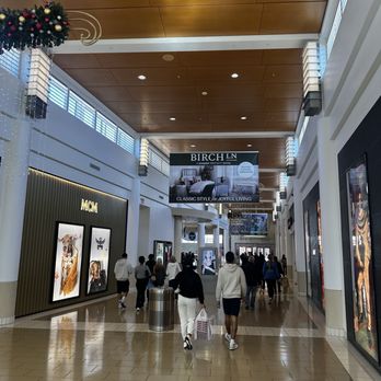 INTERNATIONAL PLAZA AND BAY STREET - Updated January 2026 - 366 Photos ...