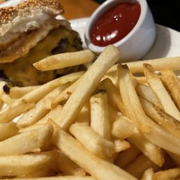 MATHEWS FOOD & DRINK - Updated July 2024 - 1073 Photos & 645 Reviews ...