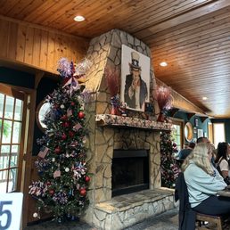 MIDDLE ROAD INN - Updated July 2025 - 63 Photos & 98 Reviews - 1822 ...