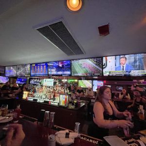 SCOREBOARD SPORTS BAR AND GRILL - Updated September 2025 - 126 Photos ...