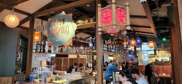 TIPSY TIKI - 32 Photos & 18 Reviews - 2330 Kalākaua Ave, Honolulu ...