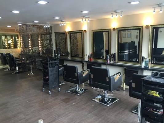 LIDA HAIR & BEAUTY SALON - 111 Rochdale Road, Bury, Greater Manchester ...