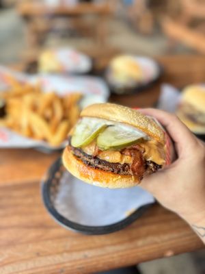 KILLER BURGER OAKWAY - Updated December 2025 - 76 Photos & 69 Reviews ...