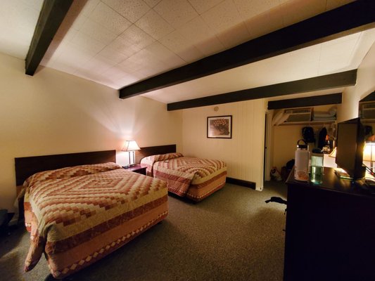 IDLE-A-WHILE MOTEL - Updated August 2025 - 24 Photos & 24 Reviews - 505 ...