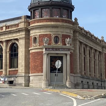 PAWTUCKET PUBLIC LIBRARY - Updated December 2025 - 23 Photos & 12 ...