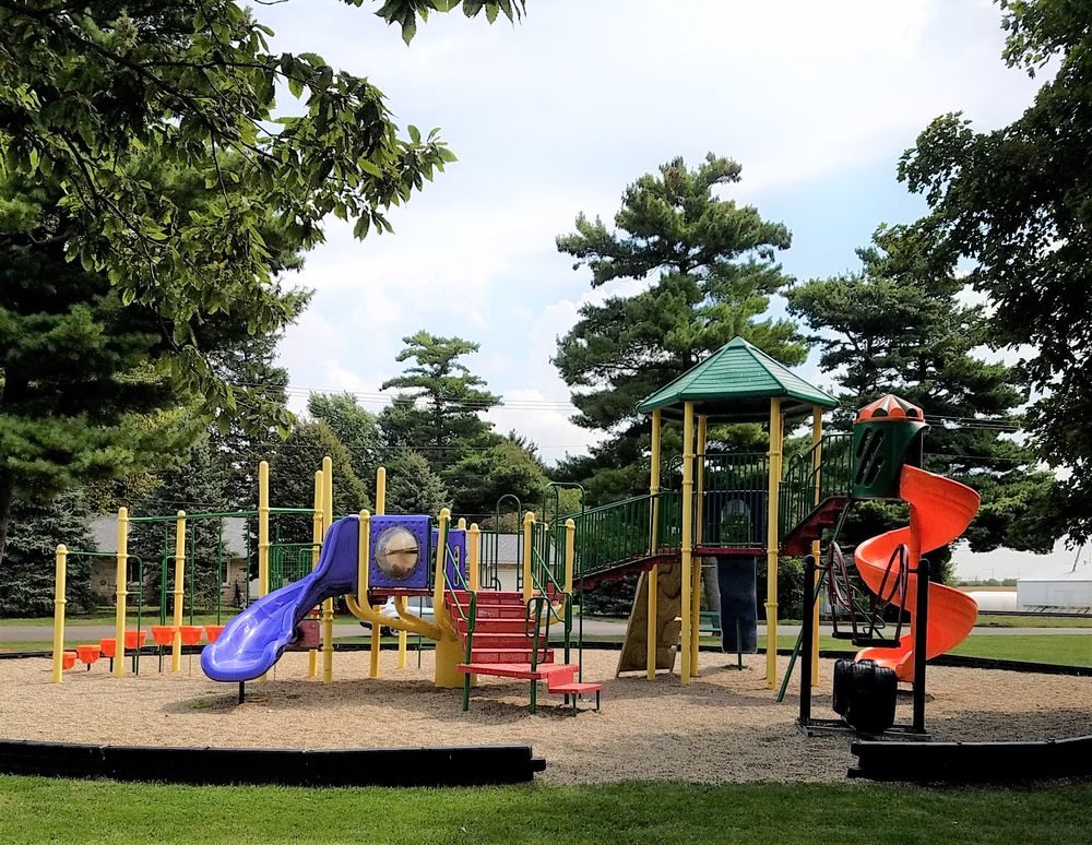 FOSTER PARK - Updated June 2025 - 11 Photos - 110 S Benton St, Goodland ...