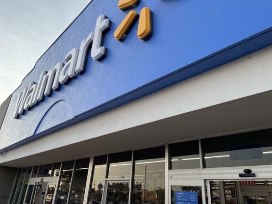 WALMART - Updated October 2025 - 122 Photos & 129 Reviews - 2225 Plaza ...