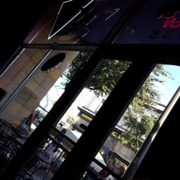 ELLIOTT’S ON CONGRESS - Updated December 2025 - 306 Photos & 308 ...