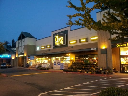 QFC - Updated August 2025 - 11 Photos & 37 Reviews - 6940 Coal Creek ...