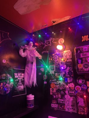 HI-DIVE - 23 Photos & 121 Reviews - 7 S Broadway, Denver, Colorado ...