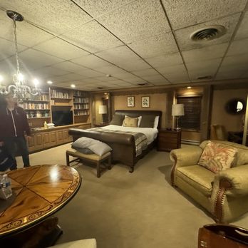 ALTLAND HOUSE GRILL & PUB - Updated December 2025 - 77 Photos & 99 ...