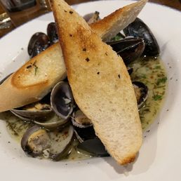 LINE & LURE SEAFOOD KITCHEN & TAP - Updated December 2025 - 535 Photos ...