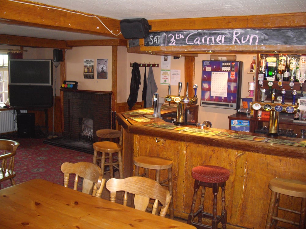 THE CROWN - Updated December 2024 - Farnham Road, Slough, United ...