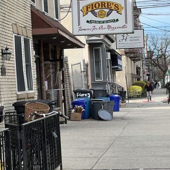 FIORE’S HOUSE OF QUALITY - Updated December 2024 - 440 Photos & 725 ...