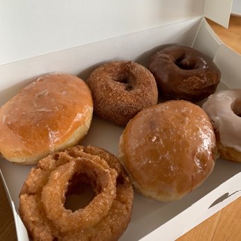 DRIPPIN DONUTS - Updated December 2024 - 15 Photos & 81 Reviews - 651 ...