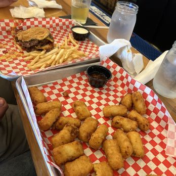 HOP HOUND BREW PUB - Updated September 2025 - 27 Photos & 47 Reviews ...