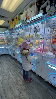 CLAW LAND - Updated September 2024 - 66 Photos & 10 Reviews - 2645 ...