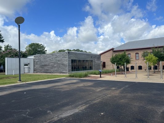 BB KING MUSEUM AND DELTA INTERPRETIVE CENTER - 49 Photos & 25 Reviews ...