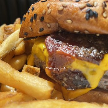 THE CAPITAL BURGER - Burgers in Boston, Massachusetts at 159 Newbury St ...