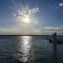 DEAUVILLE INN - Updated July 2025 - 264 Photos & 324 Reviews - 201 W ...