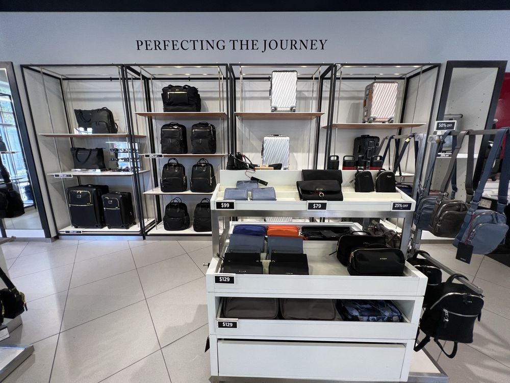 TUMI OUTLET - Updated July 2025 - 31 Photos & 11 Reviews - 875 S Grand ...