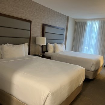 DELTA HOTELS BURNABY CONFERENCE CENTRE - Updated May 2026 - 105 Photos ...