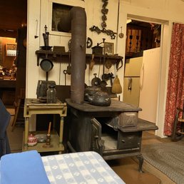 HELVETIA HUTTE RESTAURANT - Updated June 2025 - 77 Photos & 38 Reviews ...