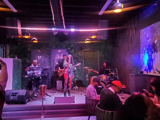 RICH & POUR OPULENCE LOUNGE - Updated October 2025 - 75 Photos & 69 ...