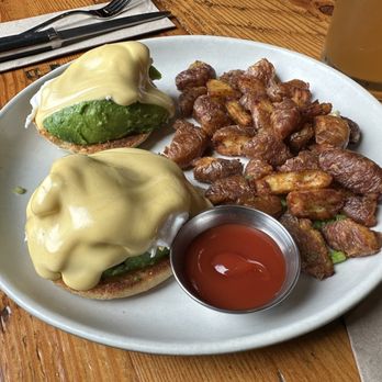 LOCAL PUBLIC EATERY LEASIDE - Updated January 2026 - 249 Photos & 169 ...