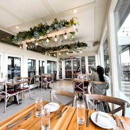 DE NOVO EUROPEAN PUB - Updated October 2025 - 807 Photos & 404 Reviews ...