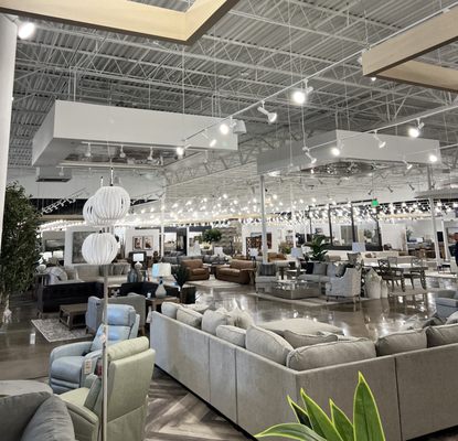 BLVDHOME - 19 Photos - 4500 N Rancho Dr, Las Vegas, Nevada - Furniture ...