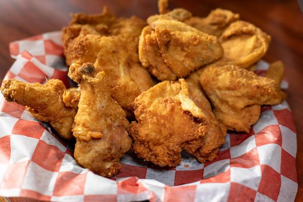 BOSS PIZZERIA AND SPORTS BAR - Updated December 2025 - 17 Photos & 14 ...