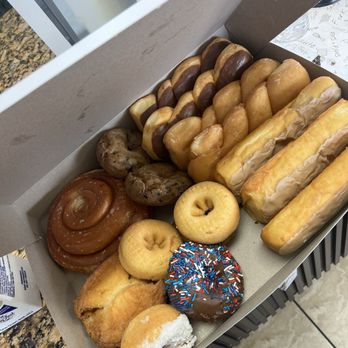 SAK DONUTS - Updated June 2025 - 300 Photos & 176 Reviews - 13016 ...