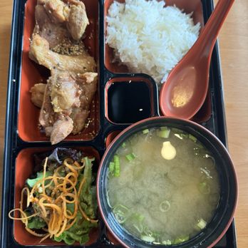 SAKE THAI & SUSHI BAR - Updated October 2025 - 514 Photos & 290 Reviews ...