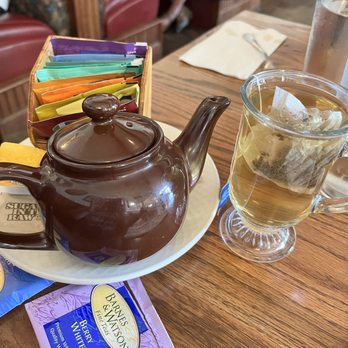 CHESTNUT COTTAGE RESTAURANT - Updated August 2024 - 471 Photos & 504 ...