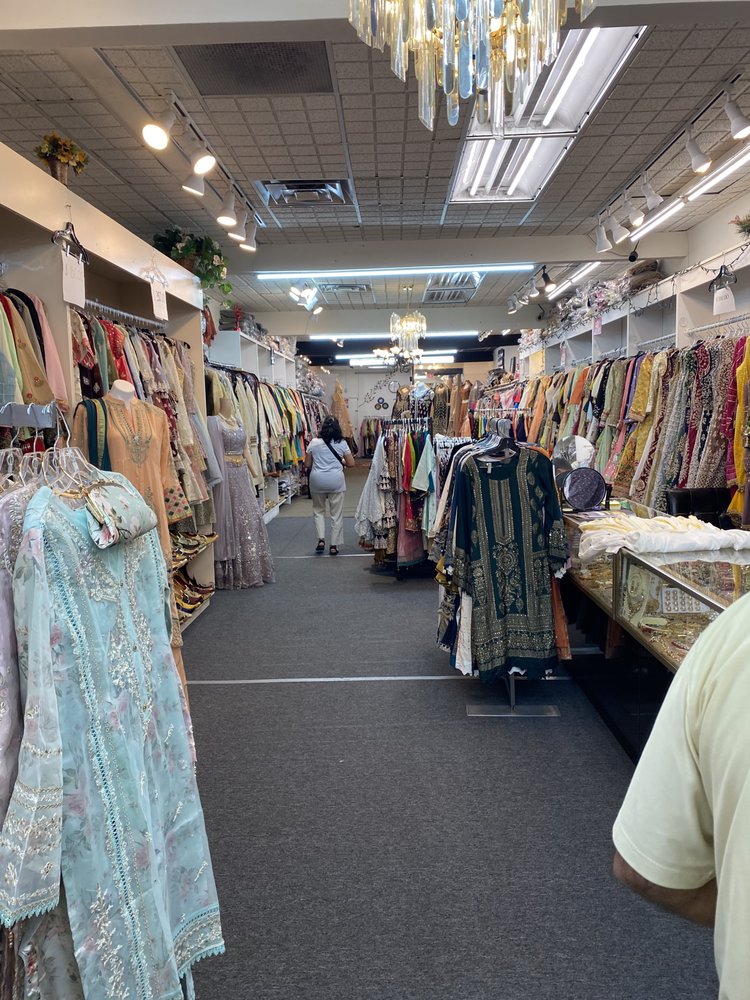 MUSA COLLECTION - Updated July 2024 - 11 Photos - 2655 W Devon Ave ...