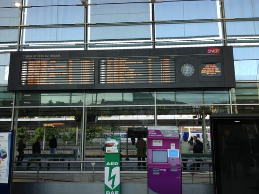 GARE SNCF D’ANGERS SAINT-LAUD - Train Stations - Esplanade de la Gare ...