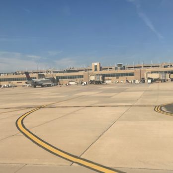 DANE COUNTY REGIONAL AIRPORT - Updated January 2026 - 300 Photos & 272 ...