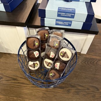 MILKSHAKE FACTORY DOWNTOWN - Updated October 2025 - 650 Photos & 412 ...