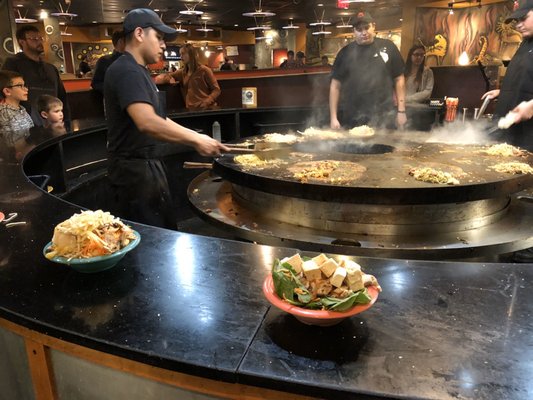 HUHOT MONGOLIAN GRILL - 35 Photos & 44 Reviews - 100 Discovery Center ...