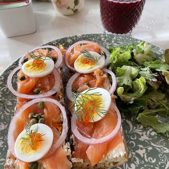 CAFÉ CLICK - Updated October 2025 - 73 Photos & 16 Reviews - 1701 John ...