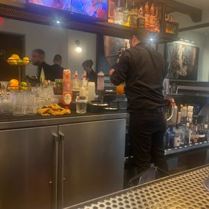 REUNION KITCHEN + DRINK - 725 Photos & 454 Reviews - 1118 E Cabrillo ...