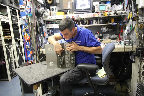 DELTRONICS - Updated November 2025 - 65 Reviews - 1363 W Chicago Ave ...